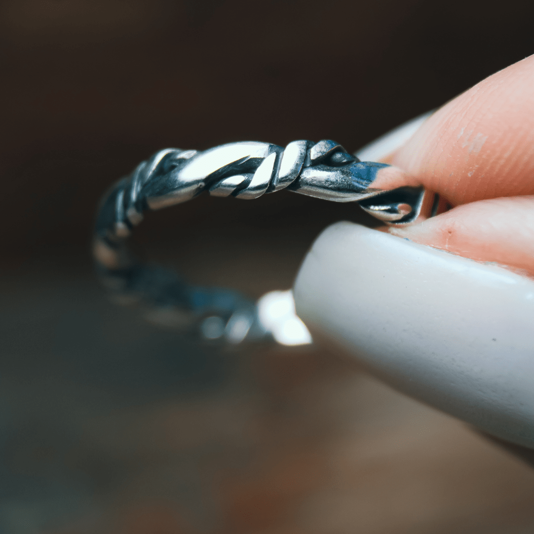 NORDIC ROPE – Anel Fino em Prata 925 | Joia Artesanal Maktub Pratas