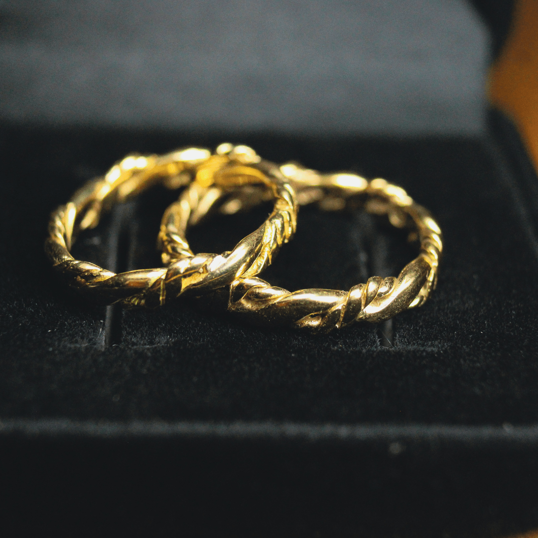 PAR DE ALIANÇAS NORDIC ROPE NOIVADO CASAMENTO OURO AMARELO 14K - Maktub ...