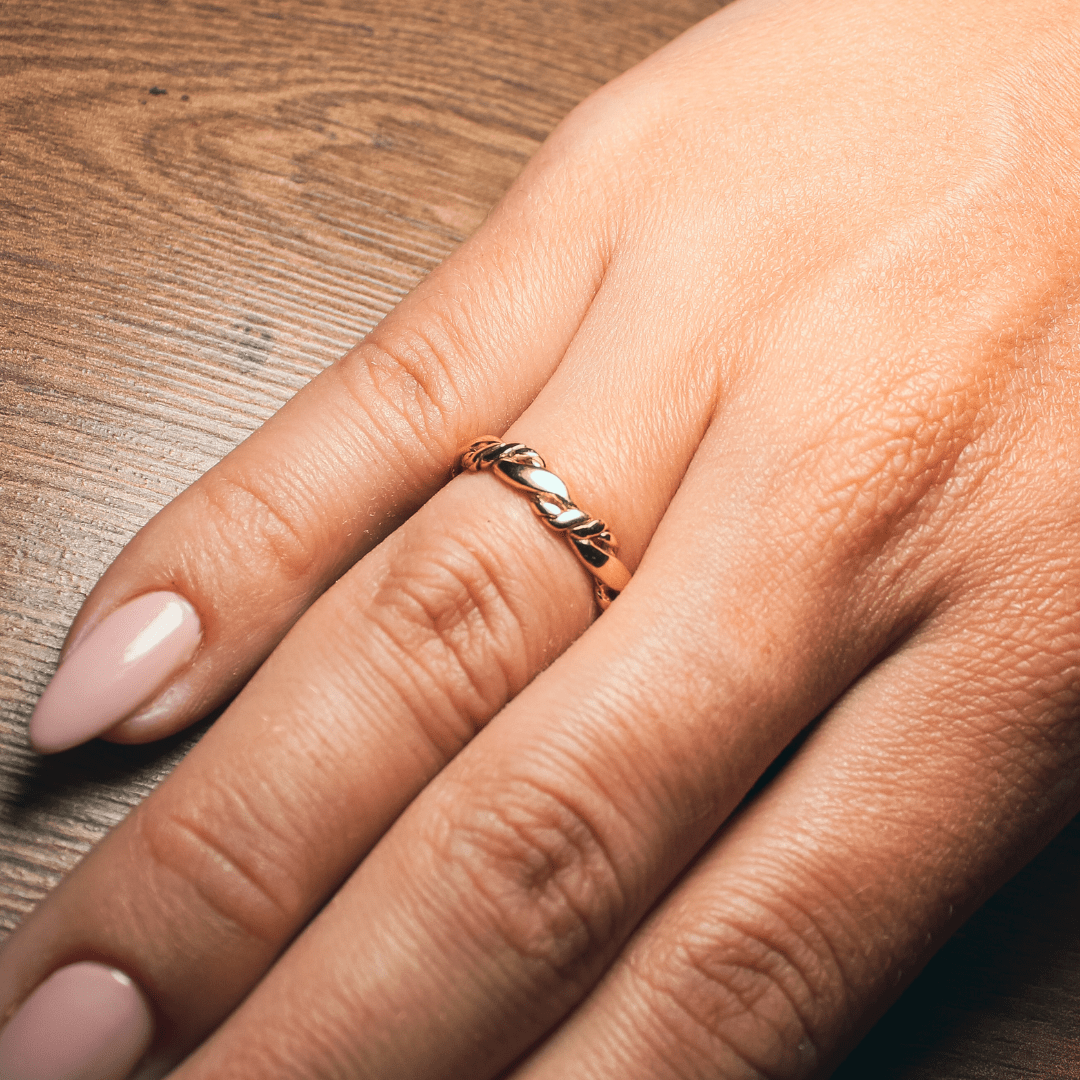 PAR DE ALIANÇAS NORDIC ROPE NOIVADO CASAMENTO OURO AMARELO 10K - Maktub ...